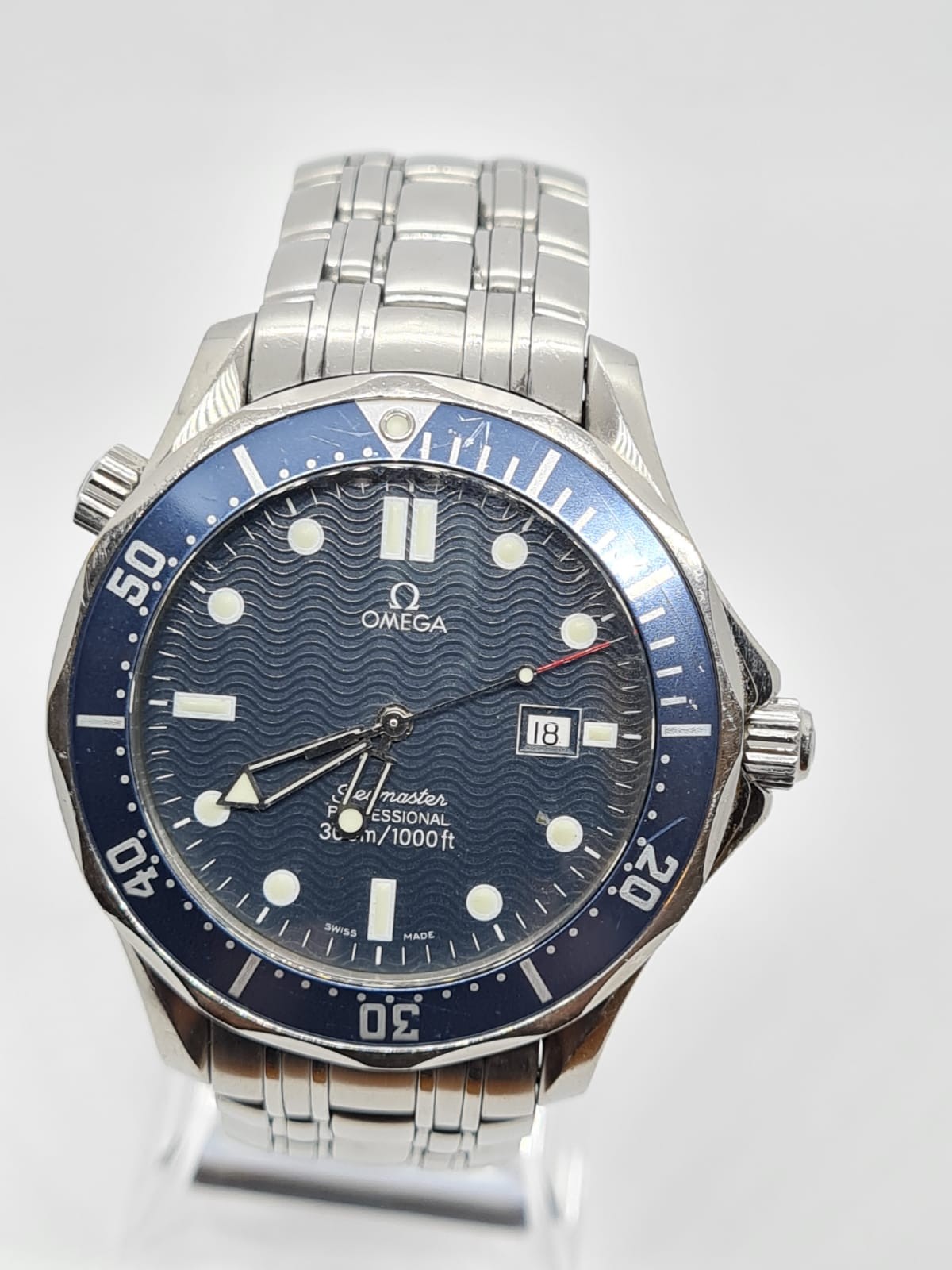 OMEGA Seamaster gent watch with navy face and blue bezel 42mm case