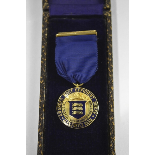 9CT GOLD NURSES MEDAL a 9ct gold and enamel medal, Alex Fost... | Barnebys