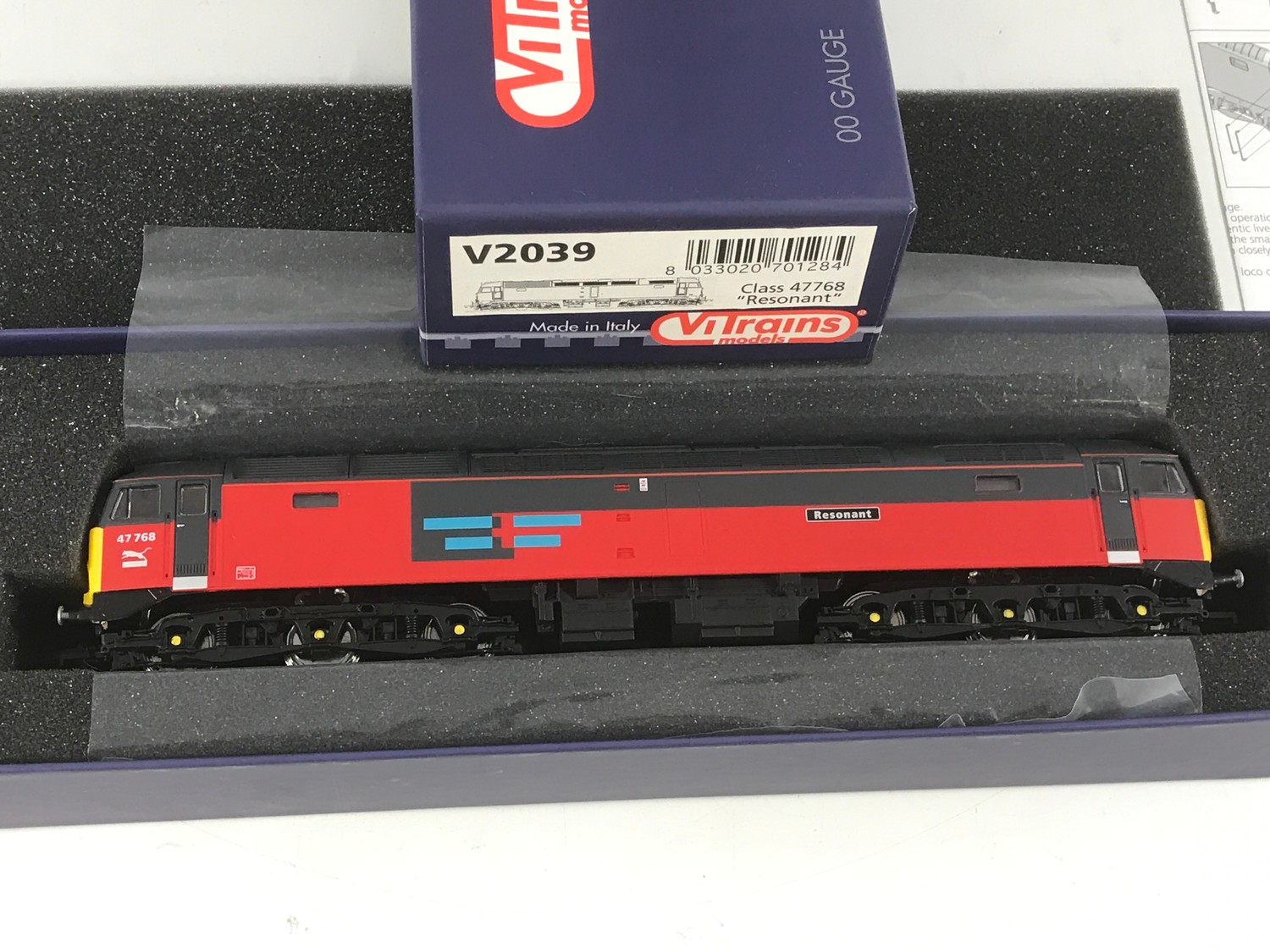 VITRAINS MODELS 00 GAUGE BOXED V2039 CLASS 47768 'RESONANT', IN RES ...