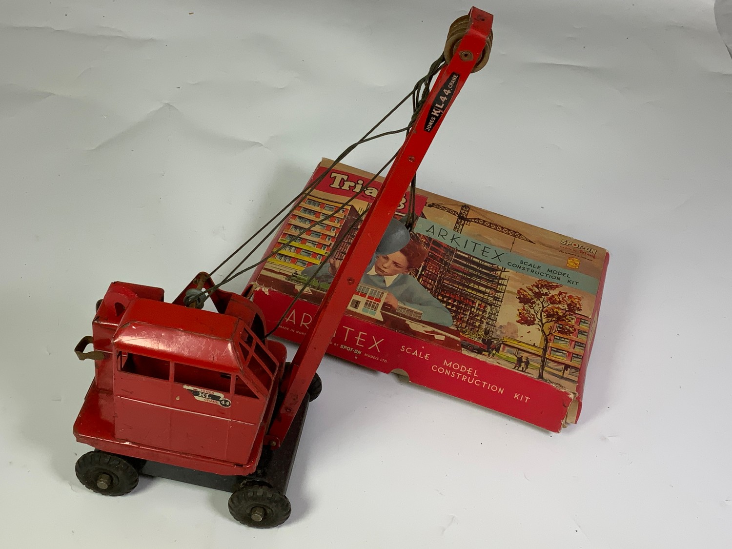 TRIANG ARKITEX SCALE MODEL CONSTRUCTION KIT BY SPOT ON/TRIANG, PLUS TIN ...