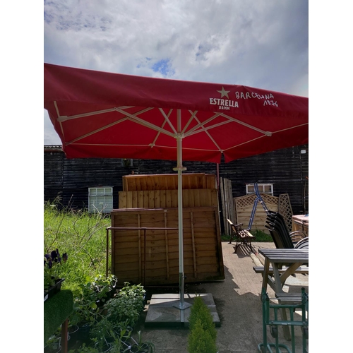 Very large QUALITY AS NEW 10ft garden / pub PARASOL ESTRELLA BRANDED ...