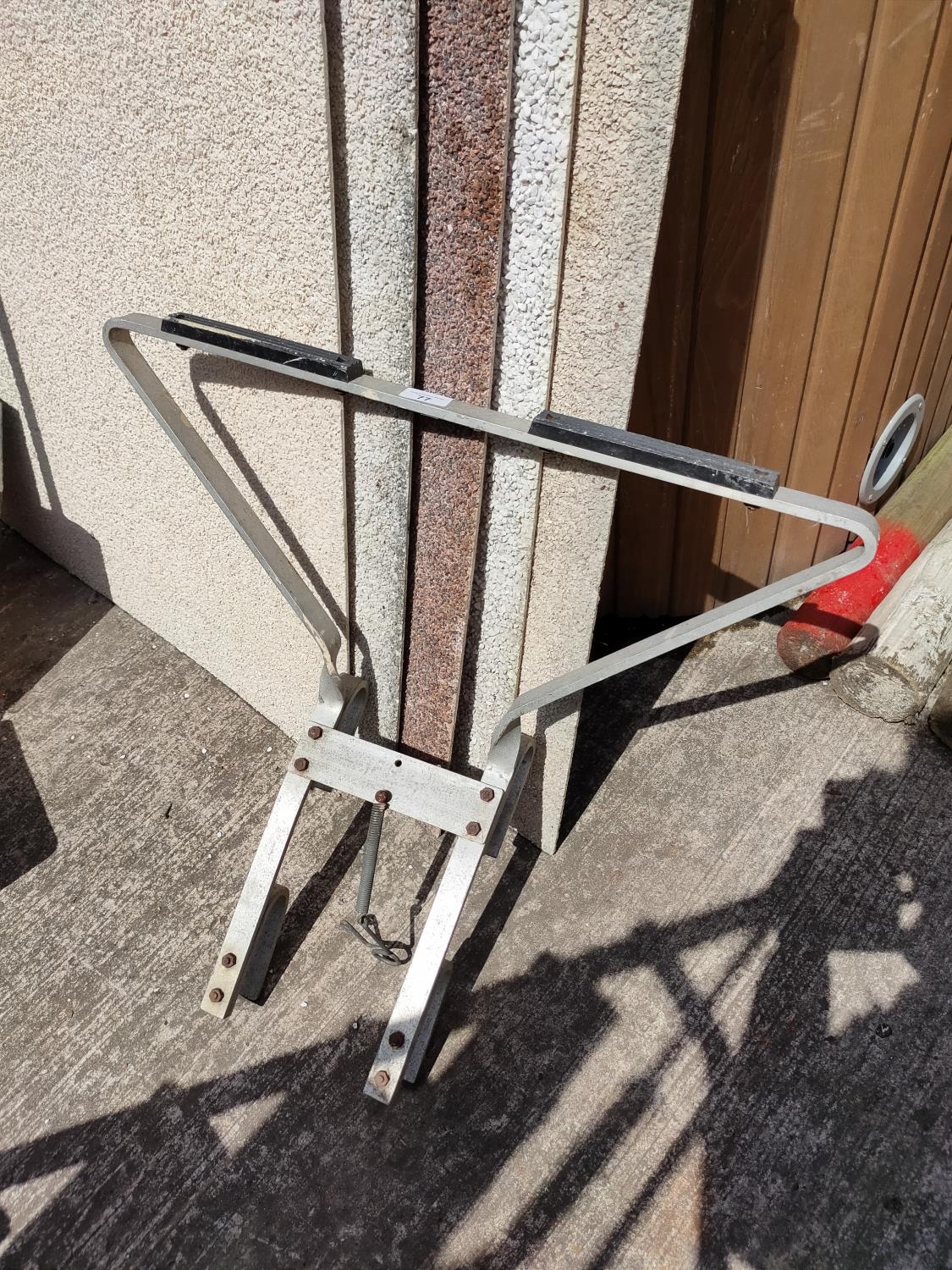 easy reach ladder stay