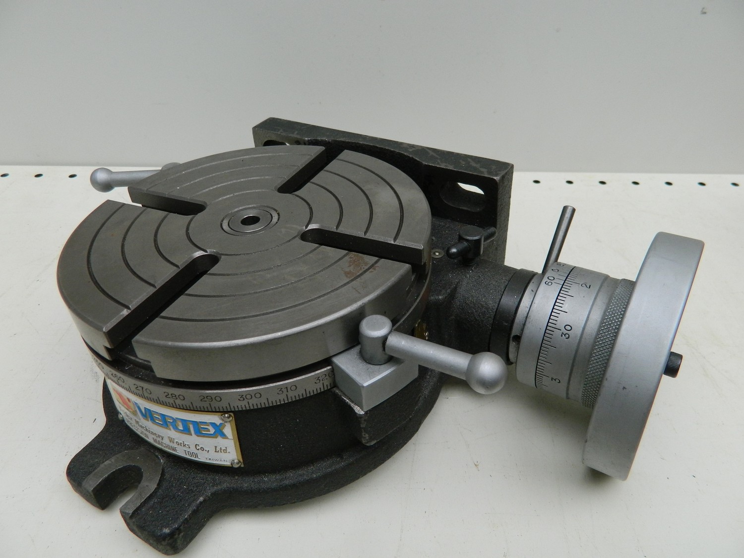 Rotary table and index plates Looks like new old stock comes in wooden ...