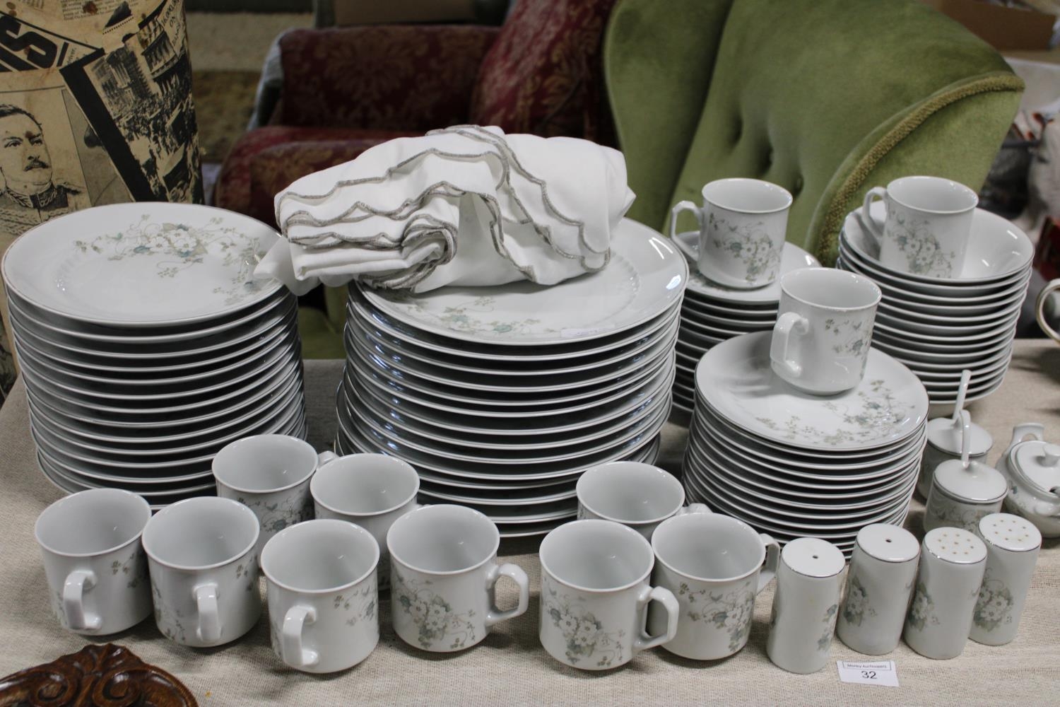 A large quantity of Real Brazilian porcelain 96 peices Collection Only