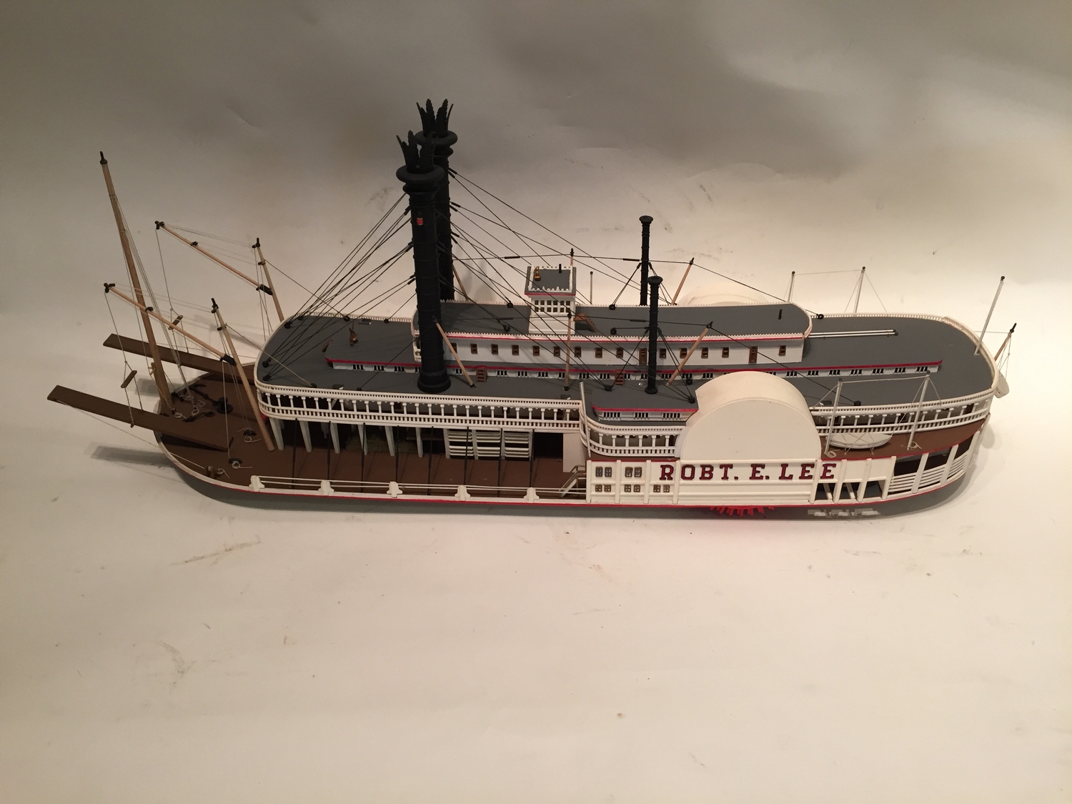 Model Paddle Steamer Boat ROBERT E . LEE Mississippi Paddle Steam Boat ...