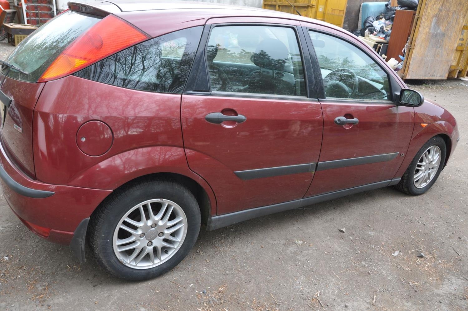 A 2003 FORD FOCUS LX TDCi HATCHBACK CAR in red, V5C present first ...