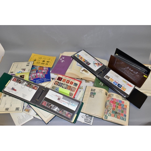 BG AND WORLDWIDE COLLECTION IN NINE ALBUMS AND LOOSE, we not... | Barnebys