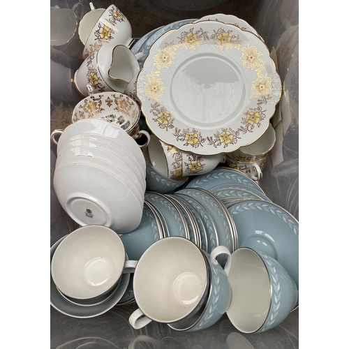 A box of Royal Doulton Aegean design tea set and clare tea s... | Barnebys