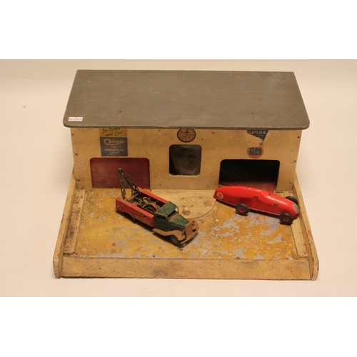 A Scarce 1950s Triang Wooden Garage along with a Triang-Minic Breakdown ...