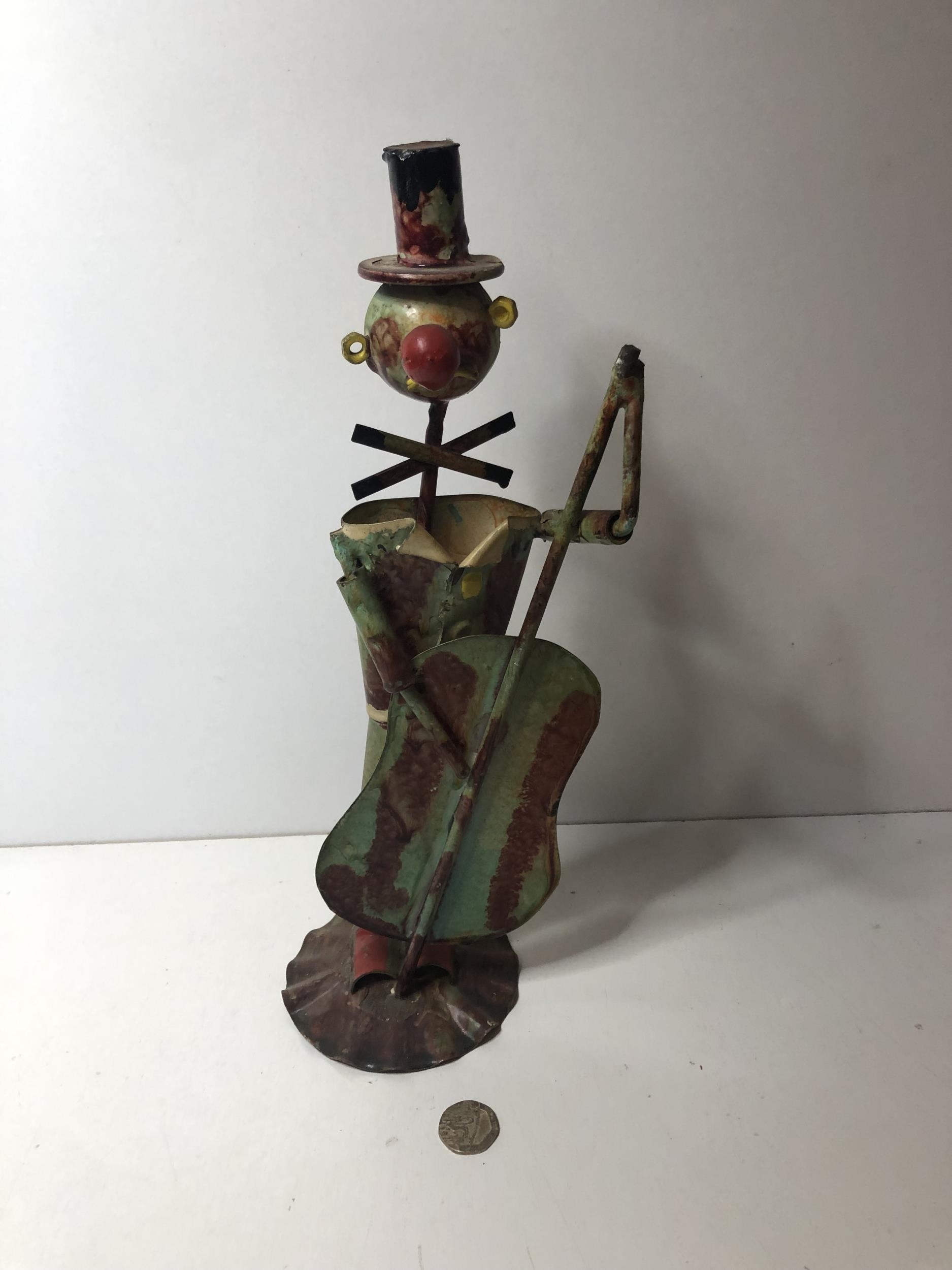 Metal clown