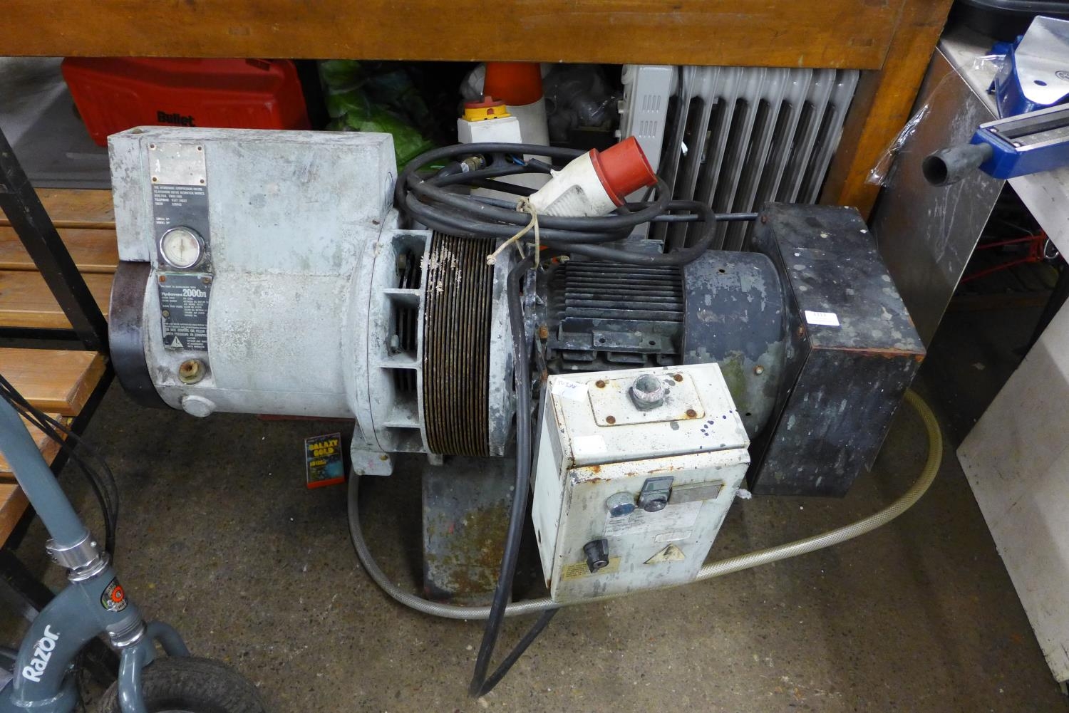 Hydrovane 3 phase, 2000 litre oil - Auktionen & Preisarchiv