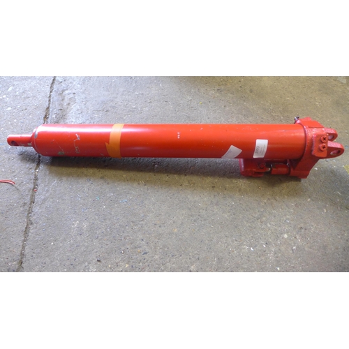 10-Ton hydraulic ram to suit engine crane | Barnebys