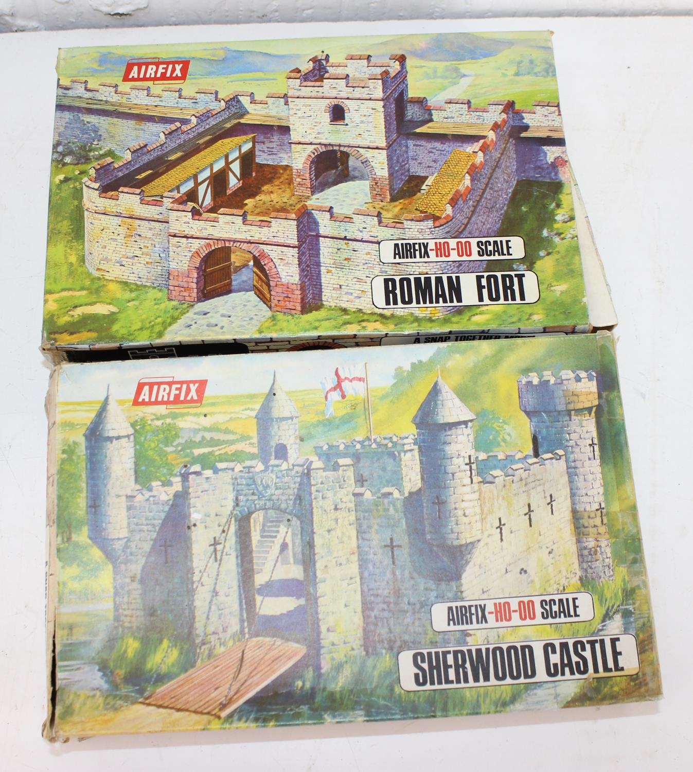 2 Airfix castle kits and a box of toy soldiers etc