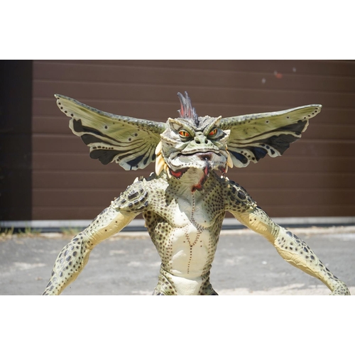 Neca Gremlins 2 Mohawk Gremlin statue, made of resin and measuring 28 ...
