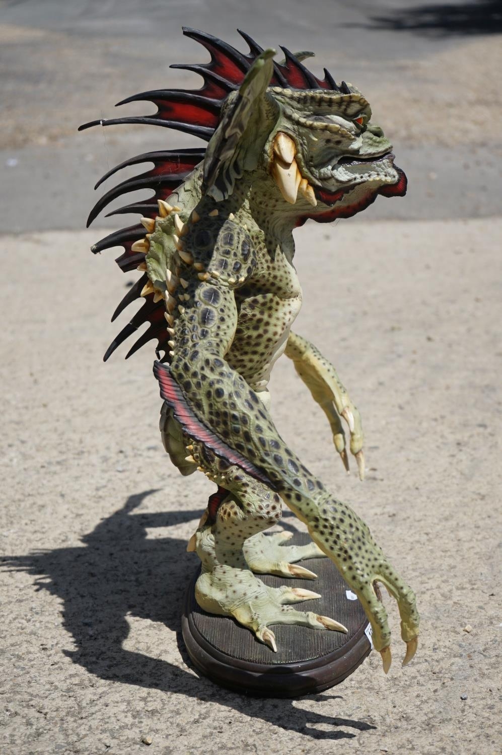 Neca Gremlins 2 Mohawk Gremlin statue, made of resin and measuring 28 ...