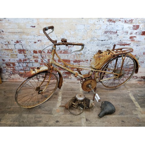 Automobilia - a barn find Motobecane Mobylette AV32 (mo... | Barnebys