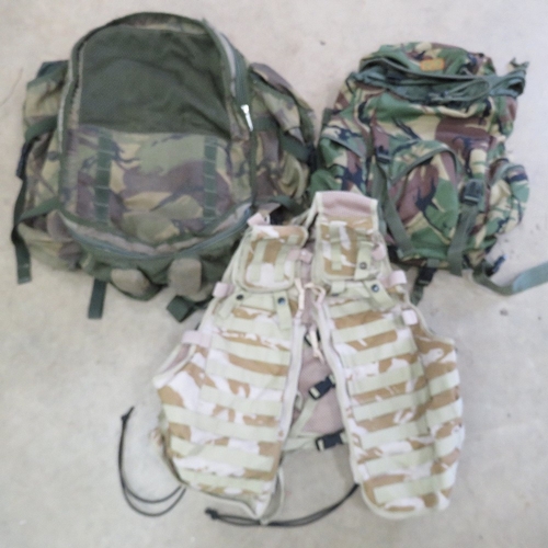 A British Military IRR Transponder DPM field pack, with two ... | Barnebys