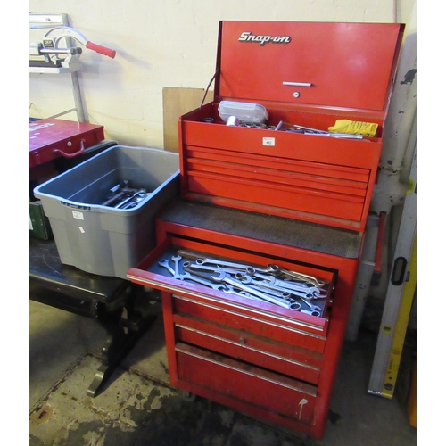 Metal Snap-on toolbox, the interior and drawers revealing as... | Barnebys