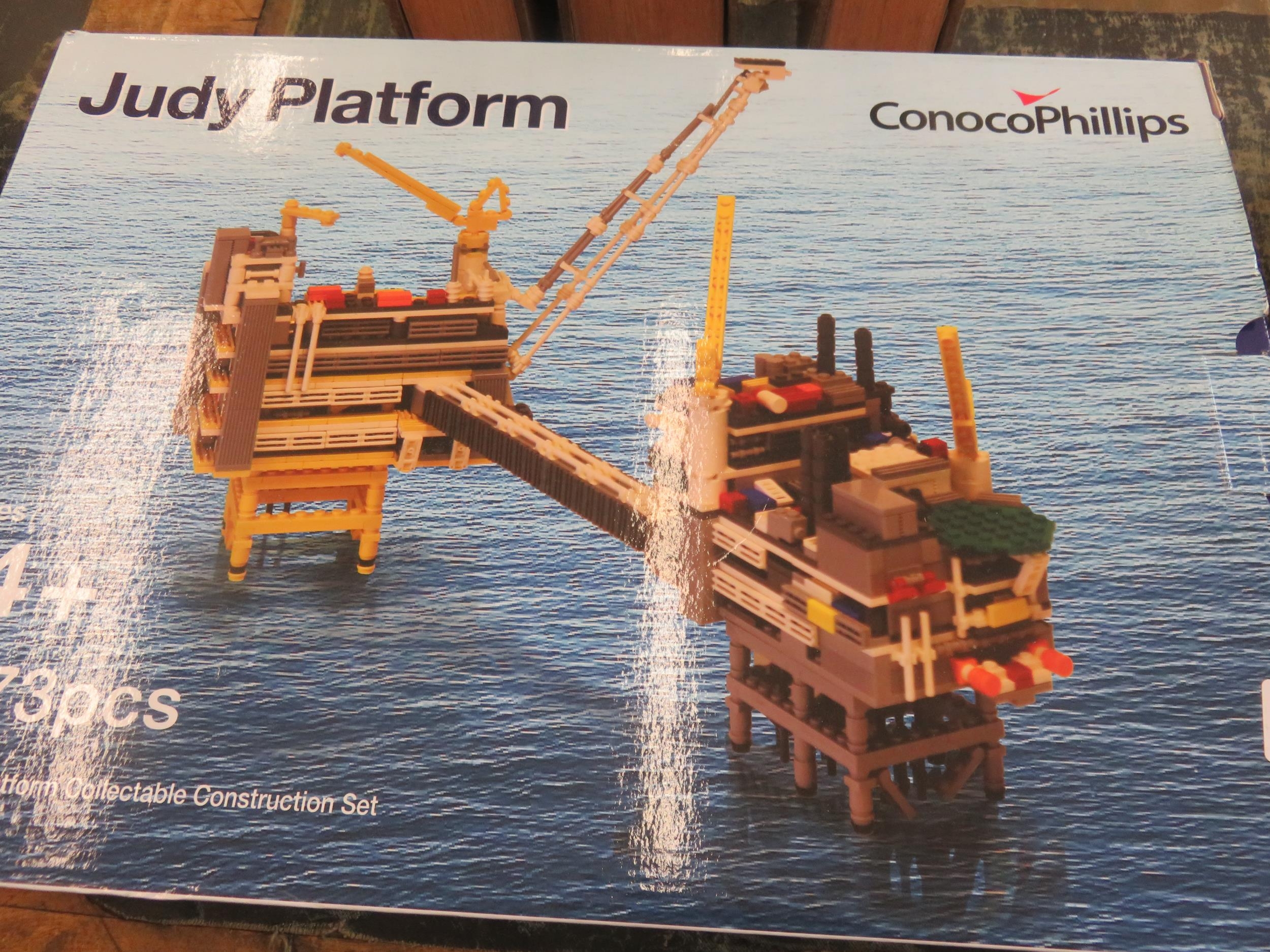 Boxed Conoco Philips "Judy Platform" Construction Set