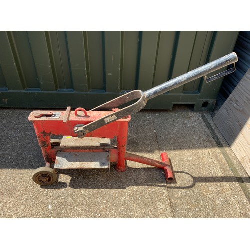 Brick Cutting Guillotine | Barnebys