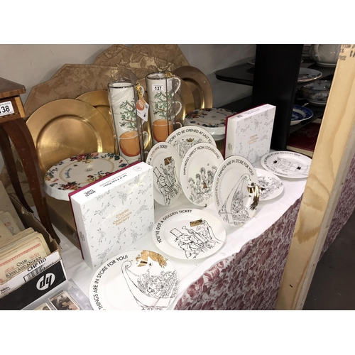 2 boxed sets of 4 Roald Dahl side plates Charlie & the choco... | Barnebys