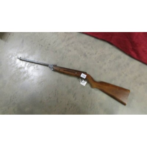 A Diana model 25 0.177 cal air rifle, B/B Beach, serial 2577... | Barnebys