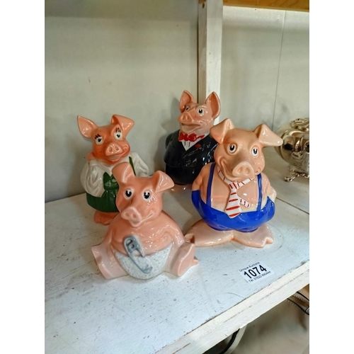 A collection of Wade pigs including, Woody, Annabel, Maxwell... | Barnebys