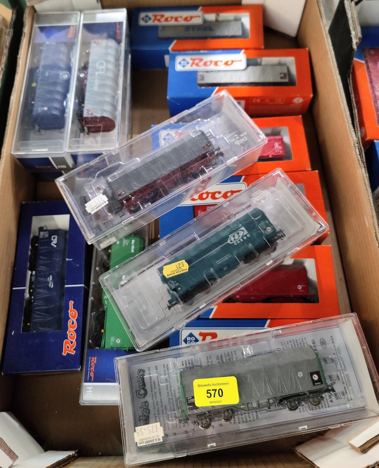 ROCO: 12 items of cargo rolling stock - auctions & price archive