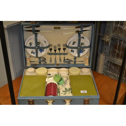 Vintage Brexton picnic hamper | Barnebys