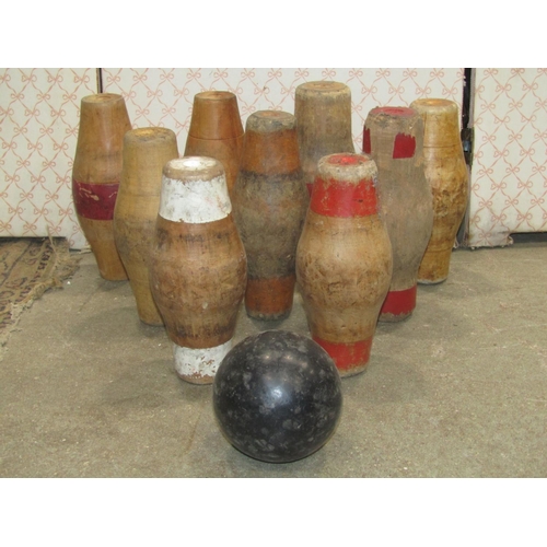 Nine vintage skittle pins and a ball | Barnebys