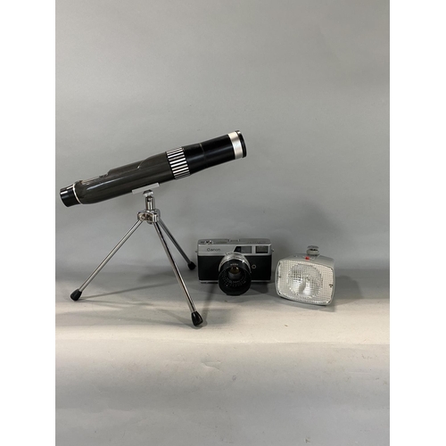 Vintage Cannonette camera with Canon Hoya lens with a furthe... | Barnebys