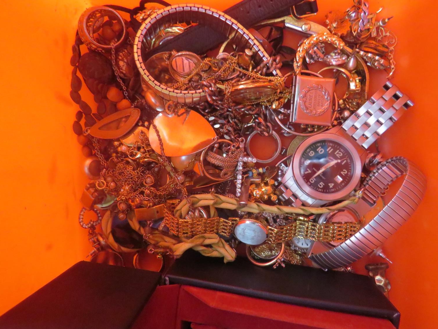MIXED ITEMS INCLUDING - WATCHES AND JEWELLERY