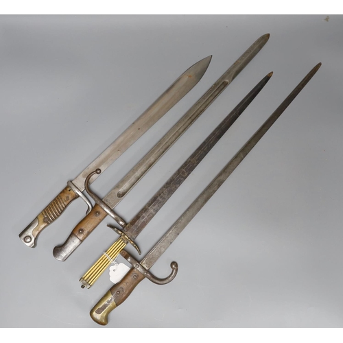 A German bayonet Model 1898/05, a Turkish 1890 pattern bayon... | Barnebys