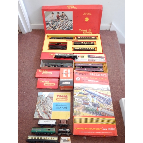 Triang Railways: 1960's Electric Train Set RS.3 Complete in ... | Barnebys