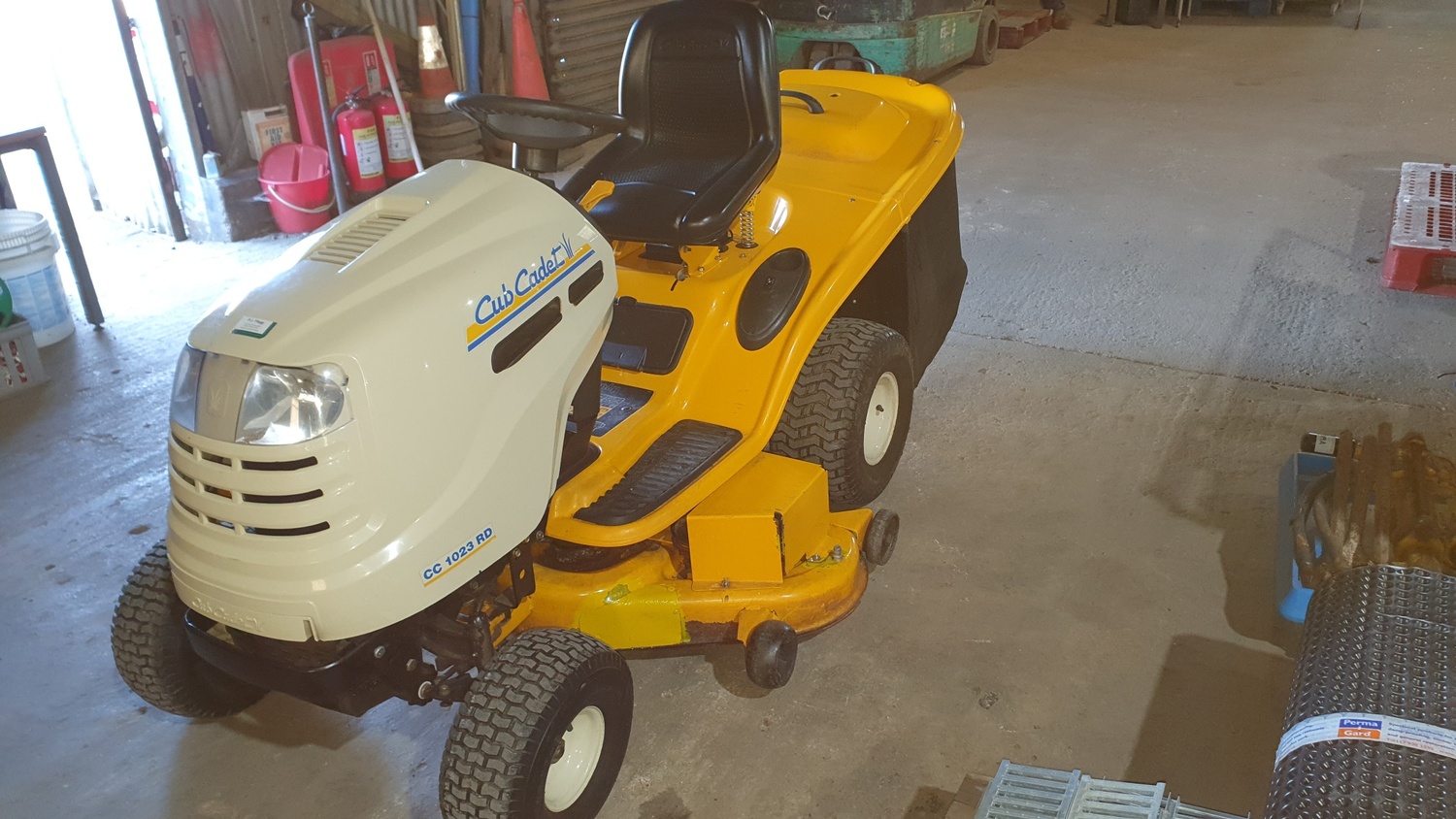1 Club Cadet Ride on mower, CC 1023 RD , series 1000, Electric rear ...