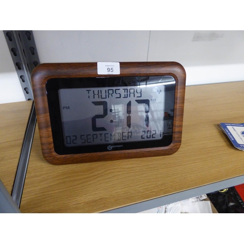 GEEMARC QUARTZ MANTEL CLOCK, IN OBLONG WOOD EFFECT CASE | Barnebys