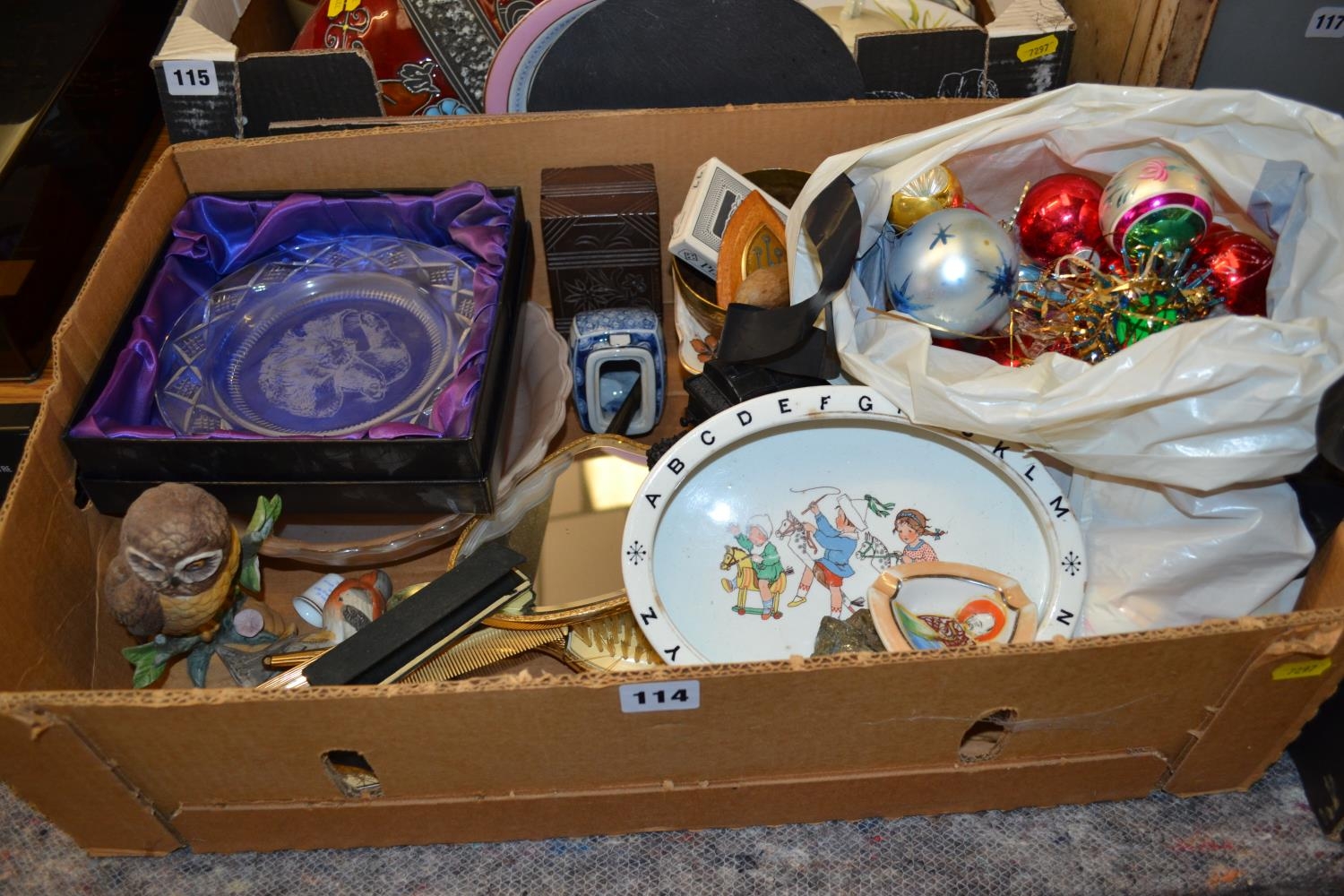 BOX OF MISCELLANEOUS ITEMS