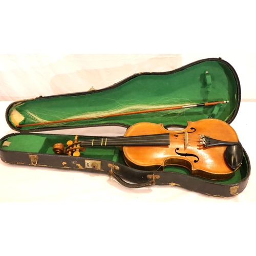 Antique T Clark of Glasgow violin with two piece back in cas... | Barnebys