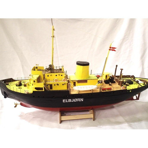 Elbjorn kit built wooden tug boat, bow and stern props, stat... | Barnebys