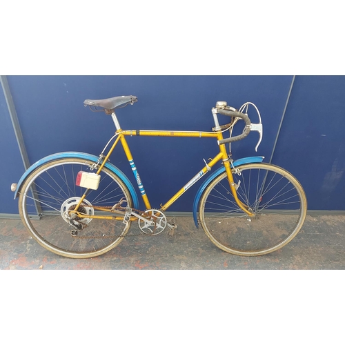 A vintage Elswick Whirlwind gents road bike with 5 speed gea... | Barnebys