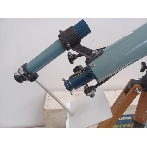 Two vintage optical instruments, one boxed Prinz Astral 500 D=60mm F ...