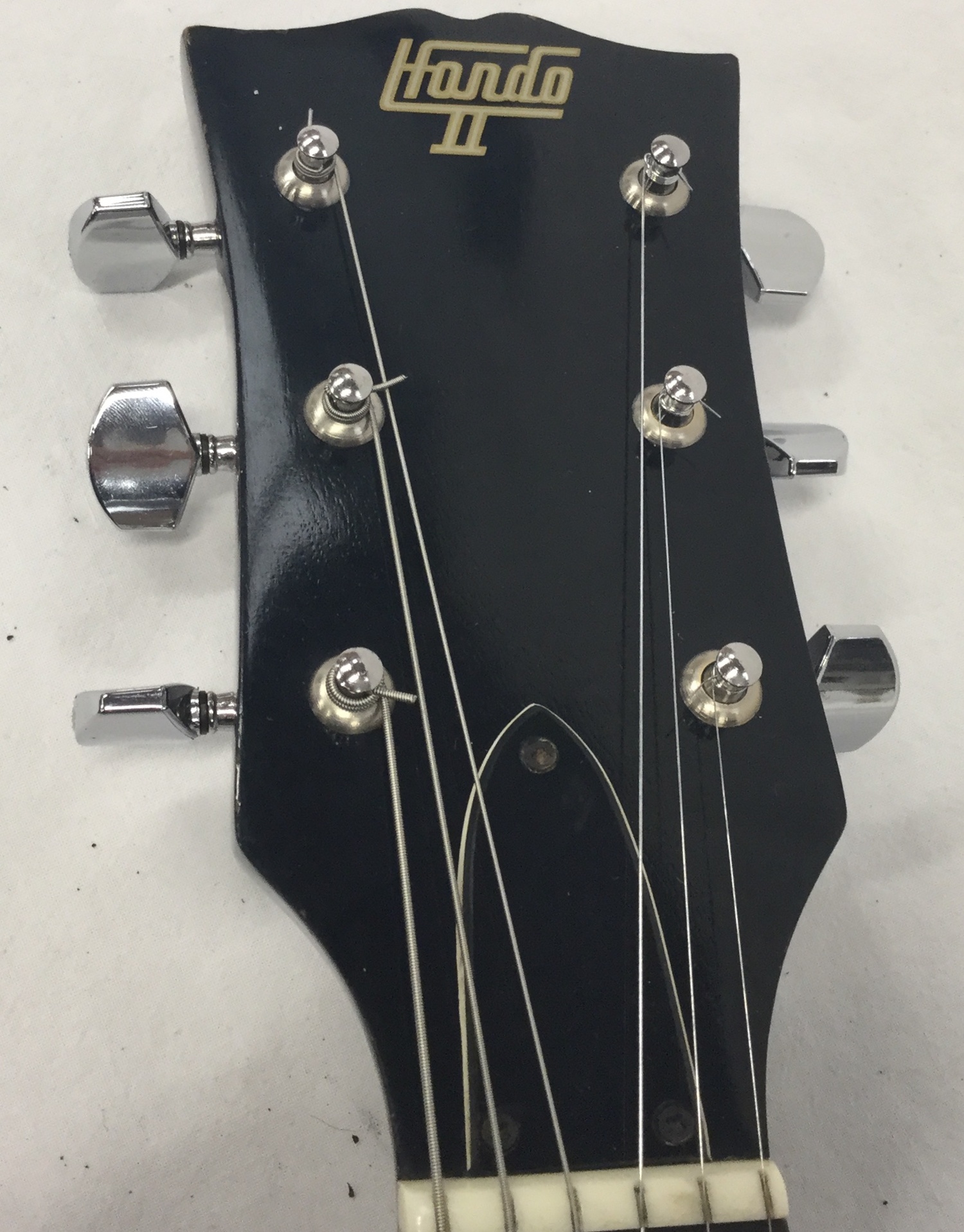 1970’s HONDO II ELECTRIC GUITAR. Here we - auctions & price archive