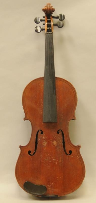 Antique violin. Label inside body reads - Auktionen & Preisarchiv