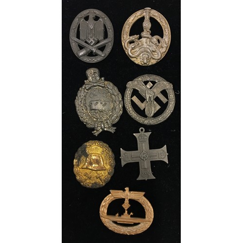Collection WWII Nazi uniform badges and medal regalia | Barnebys