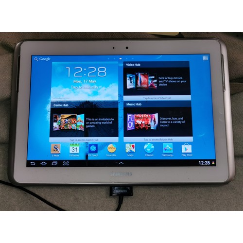 White 16GB Samsung Galaxy Note tab model GT-N8010 in working order with ...
