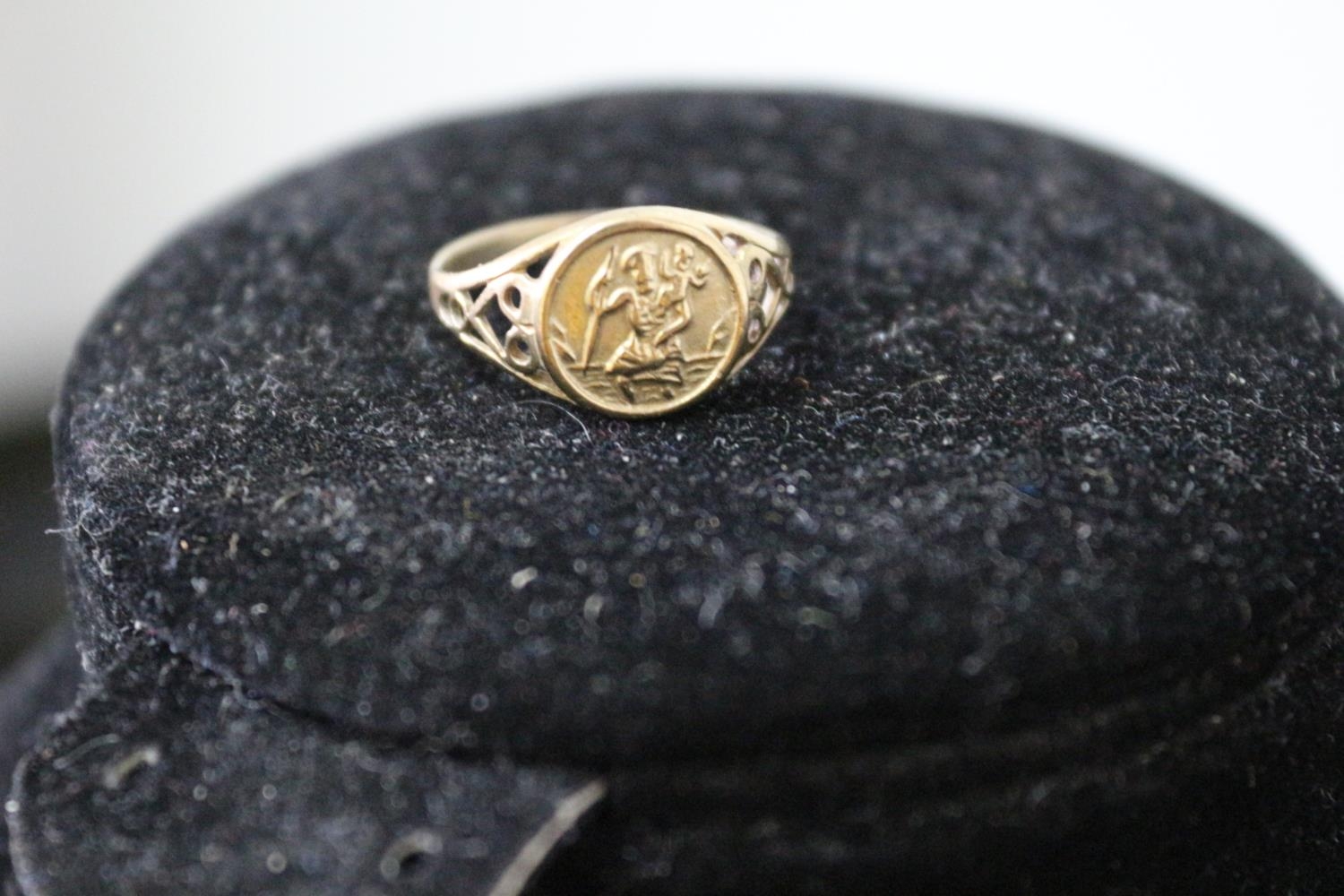 Marked 9ct Gold St Christopher Ring. Size M