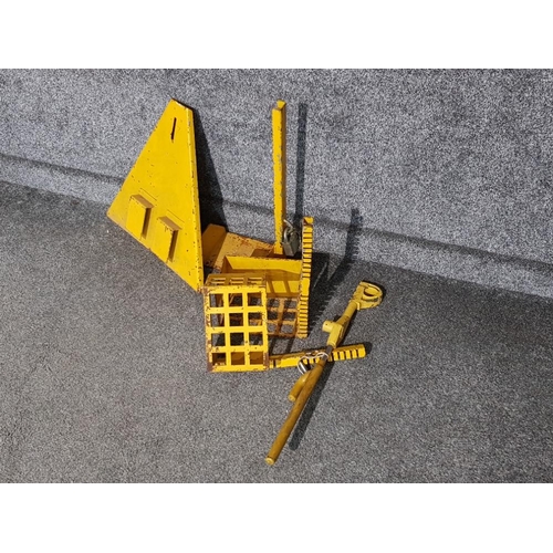 Vintage heavy duty car clamp & steering lock, with padlock &... | Barnebys