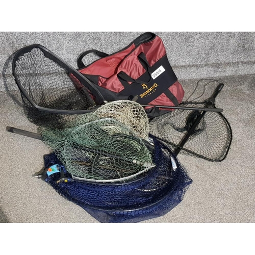 9x landing nets plus a Browning fishing bag | Barnebys