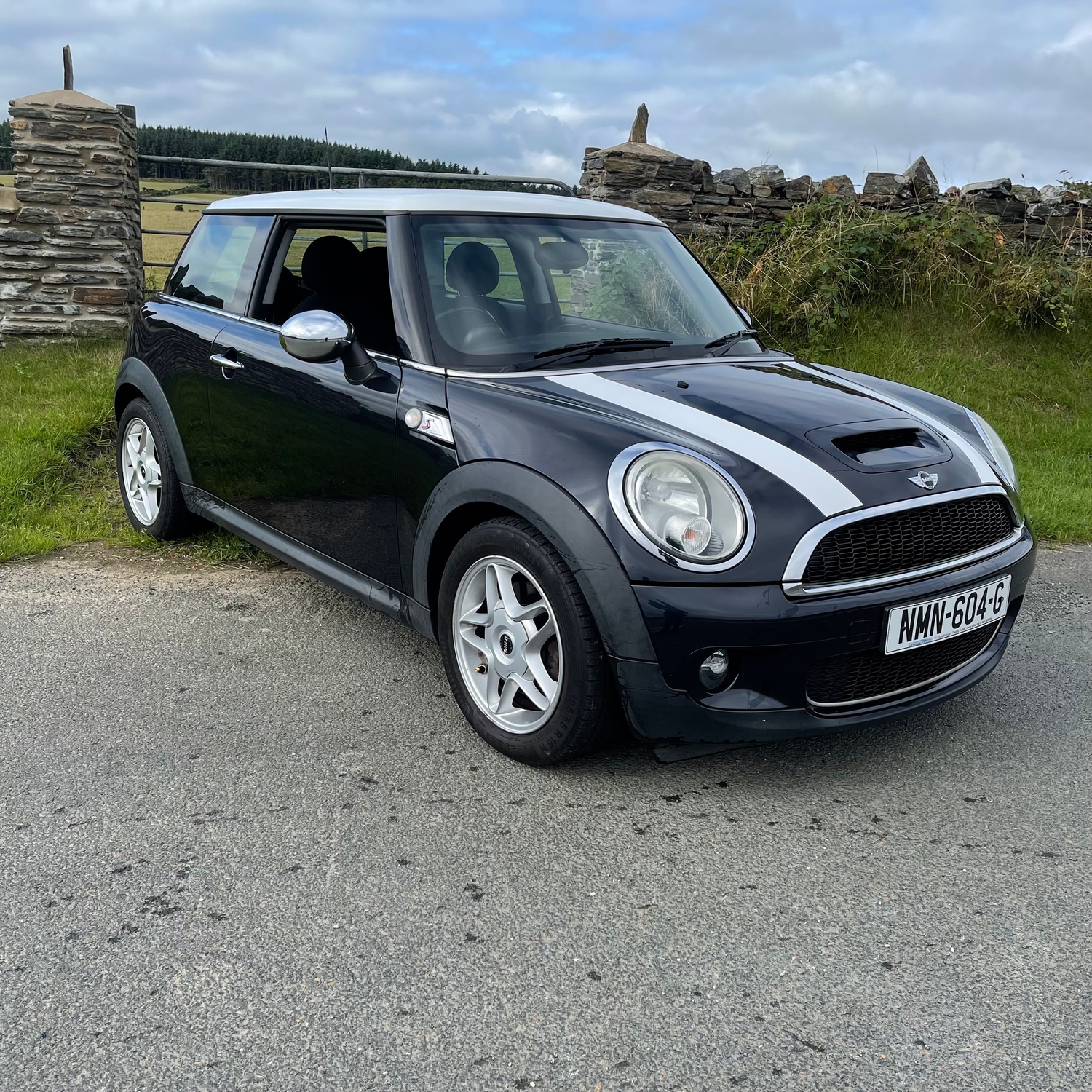 Black Mini Cooper S 1.6 turbo First Registered November 2007 Approx ...