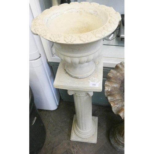 Reconstituted stone column, 33" high and a matching urn, 10"... | Barnebys